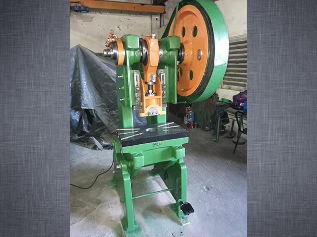 Balancín 30Tns Carrera variable