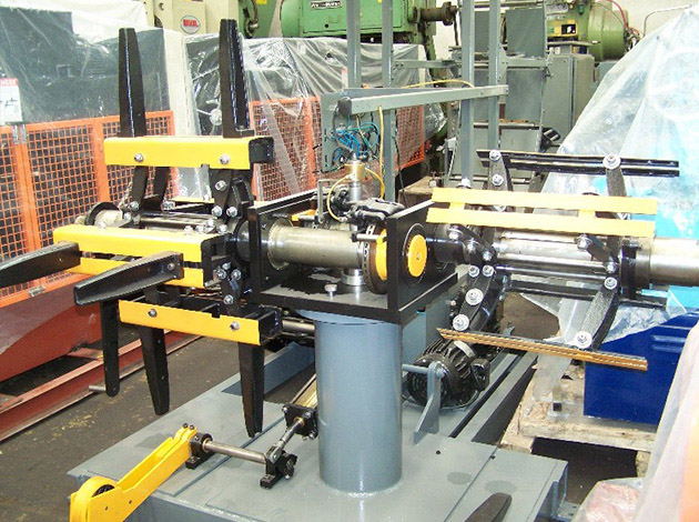 Desbobinador alimentador 600mm, 3Tns, espesor de chapa máx 3.2mm